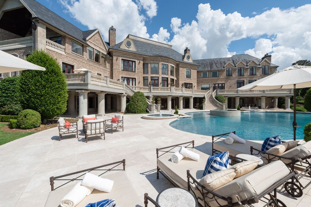 Tyler Perry's Former 34,000 Square Foot Mega Mansion In Atlanta, GA ...