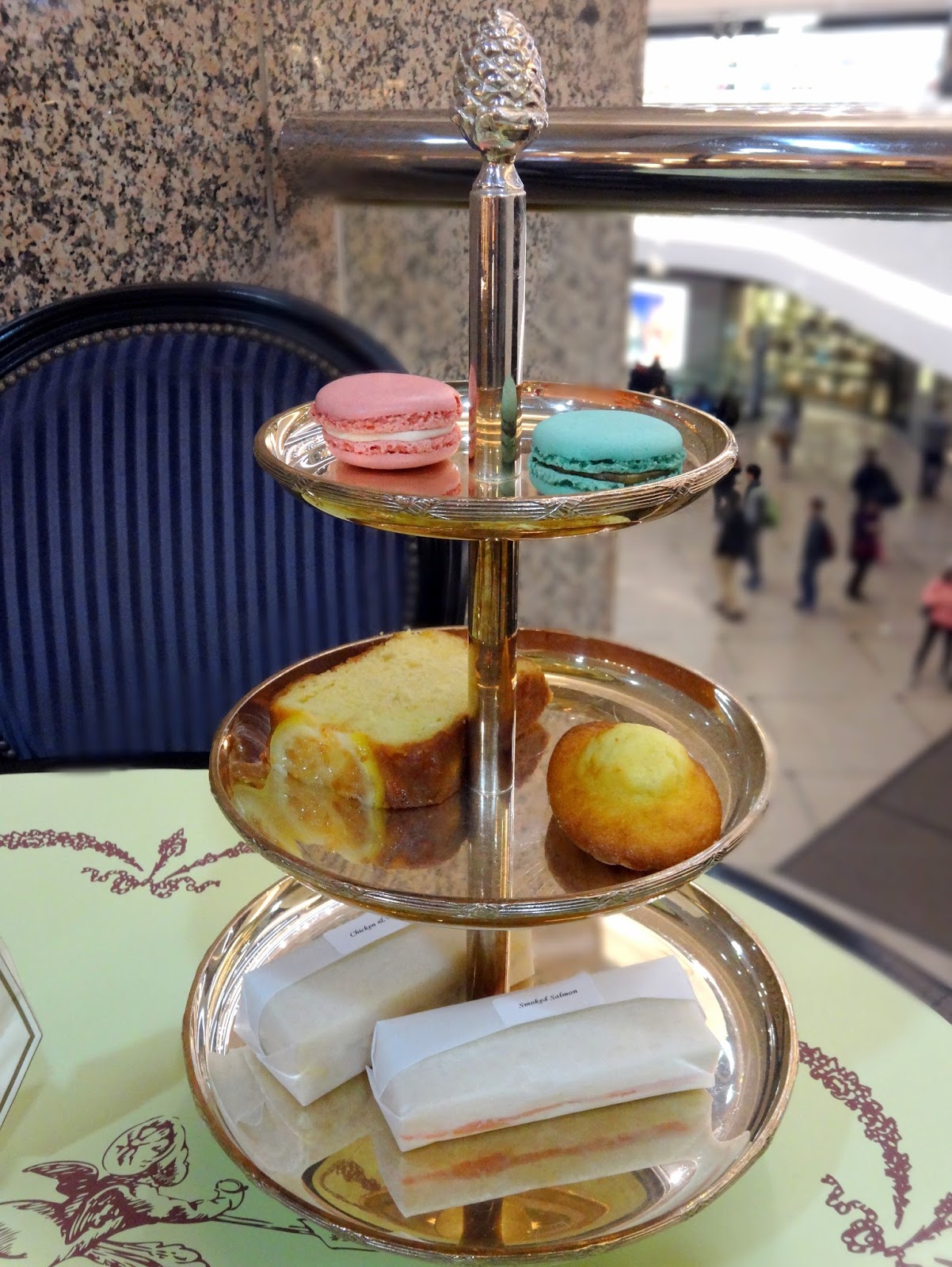 Queen of Low Tea: Ladurée Tea Set