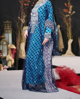 om fashion: Traditional clothes of Oman are unique