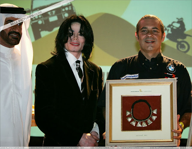 [FOTOS] Michael Jackson no Dubai Rally Desert - 14 de novembro de 2005 ...