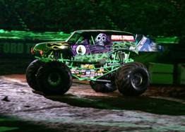 ADVANCE AUTO PARTS MONSTER JAM® RETURNS FOR MORE ENGINE-ROARING THRILLS ...