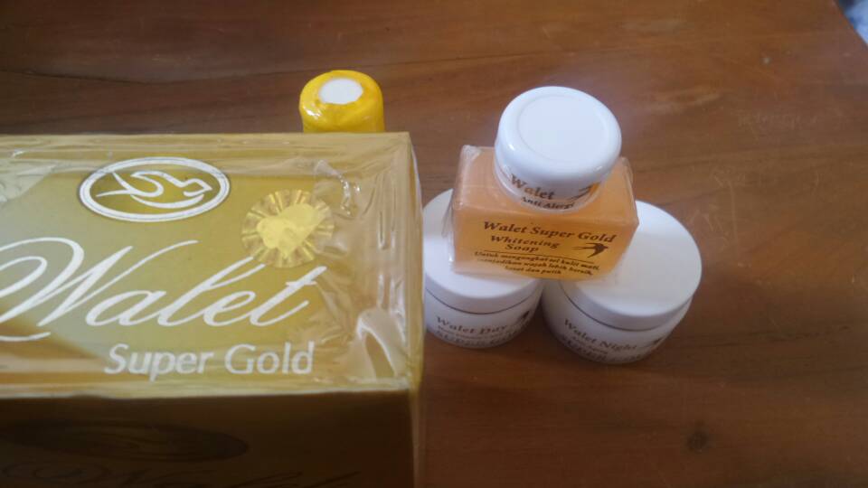 Cream WALET PREMIUM WHITENING SUPER GOLD 24K - NAKED ONLINE