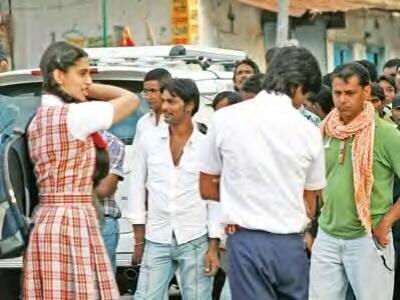 Dhanush'S first Hindi Movie "Raanjhnaa" with Sonam Kapoor - Cini Focus