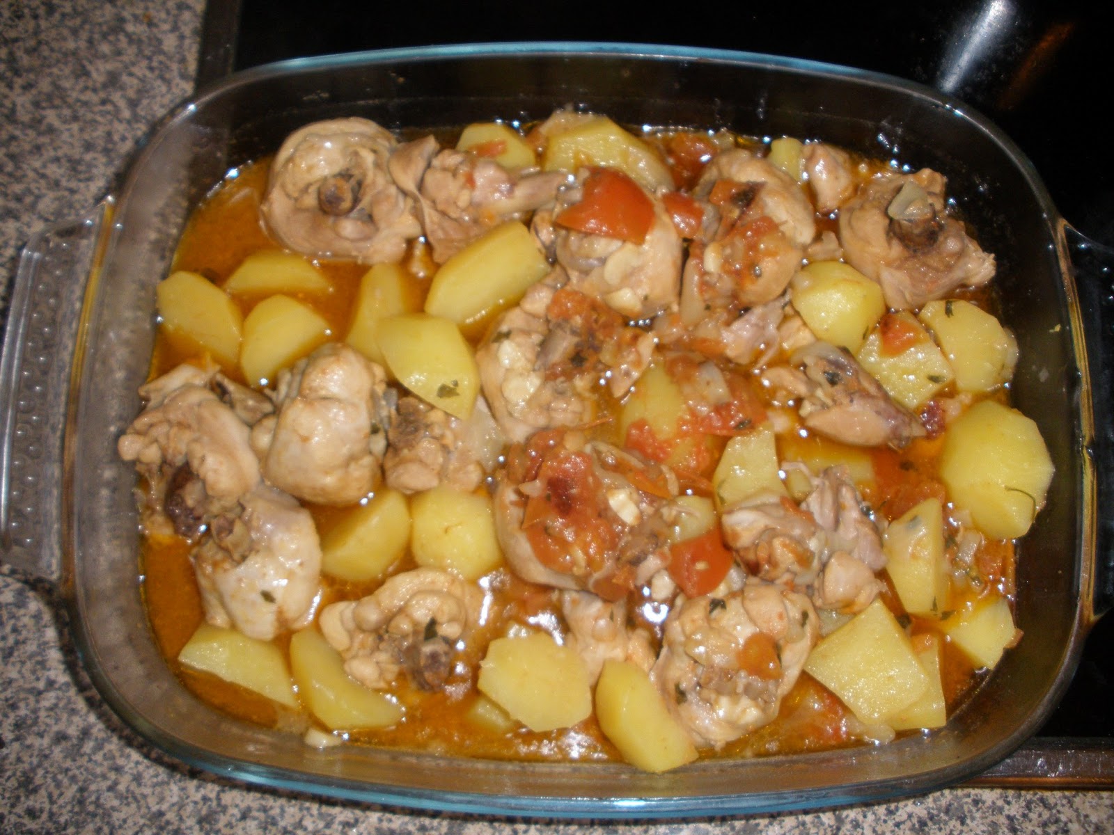 CASA DE ARNÁIZ: Delicias de pollo guisadas y arroz en su salsa.