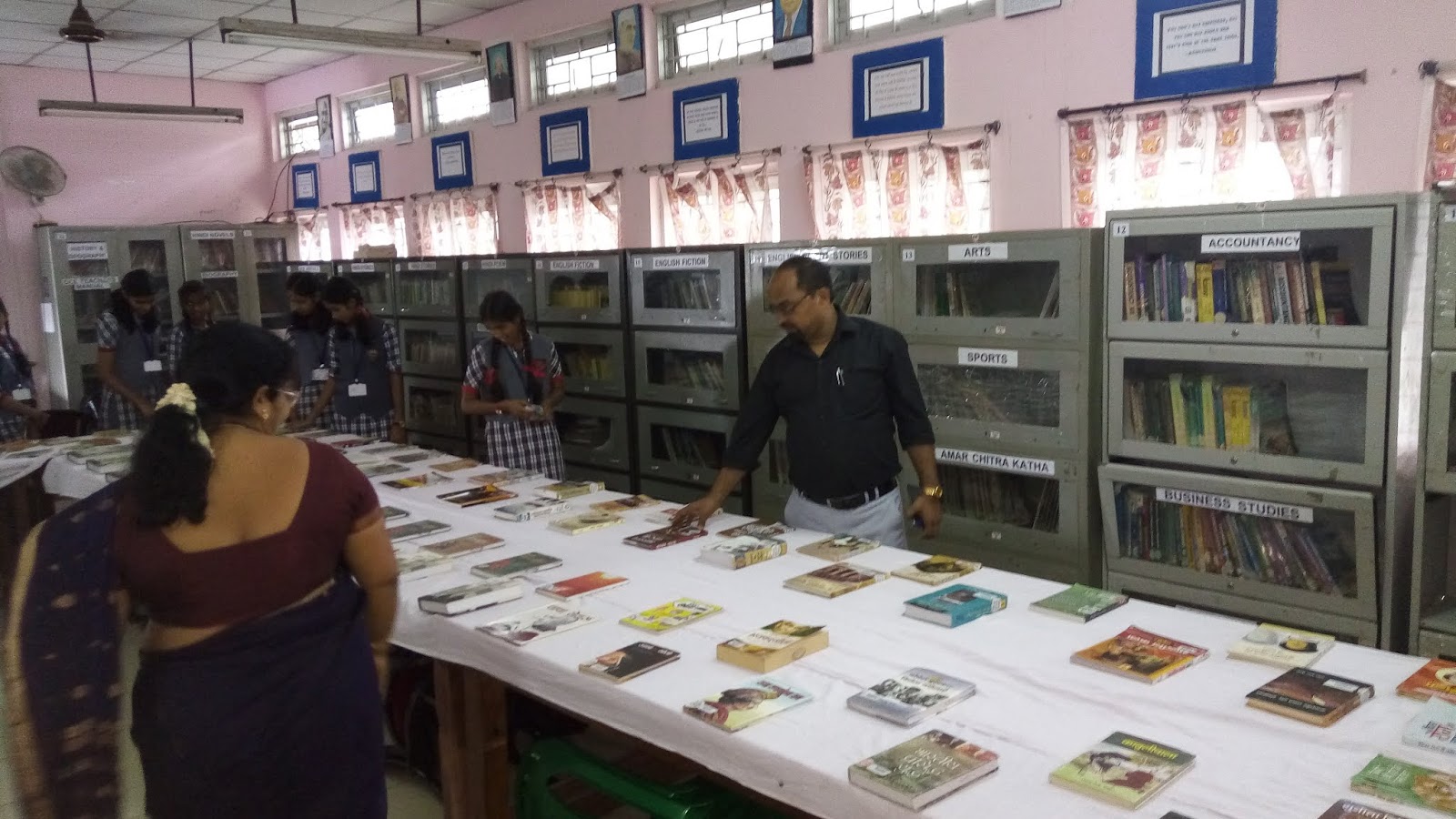 LIBRARY & INFORMATION CENTRE @KV PORT TRUST: हिंदी पाखवाड़ा पर विशेष पुस्तक प्रदर्शनी