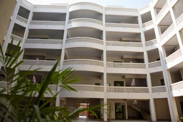 AHMADIYYA MOSQUE: Jamia Ahmadiyya - Rabwah, Pakistan