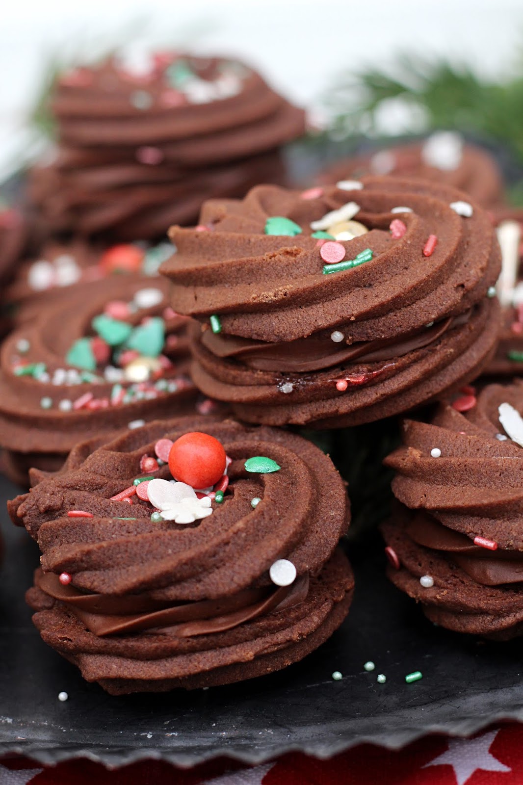 Weihnachtliche Wiener Kringel - ein Rezept für Schokoladenspritzgebäck ...