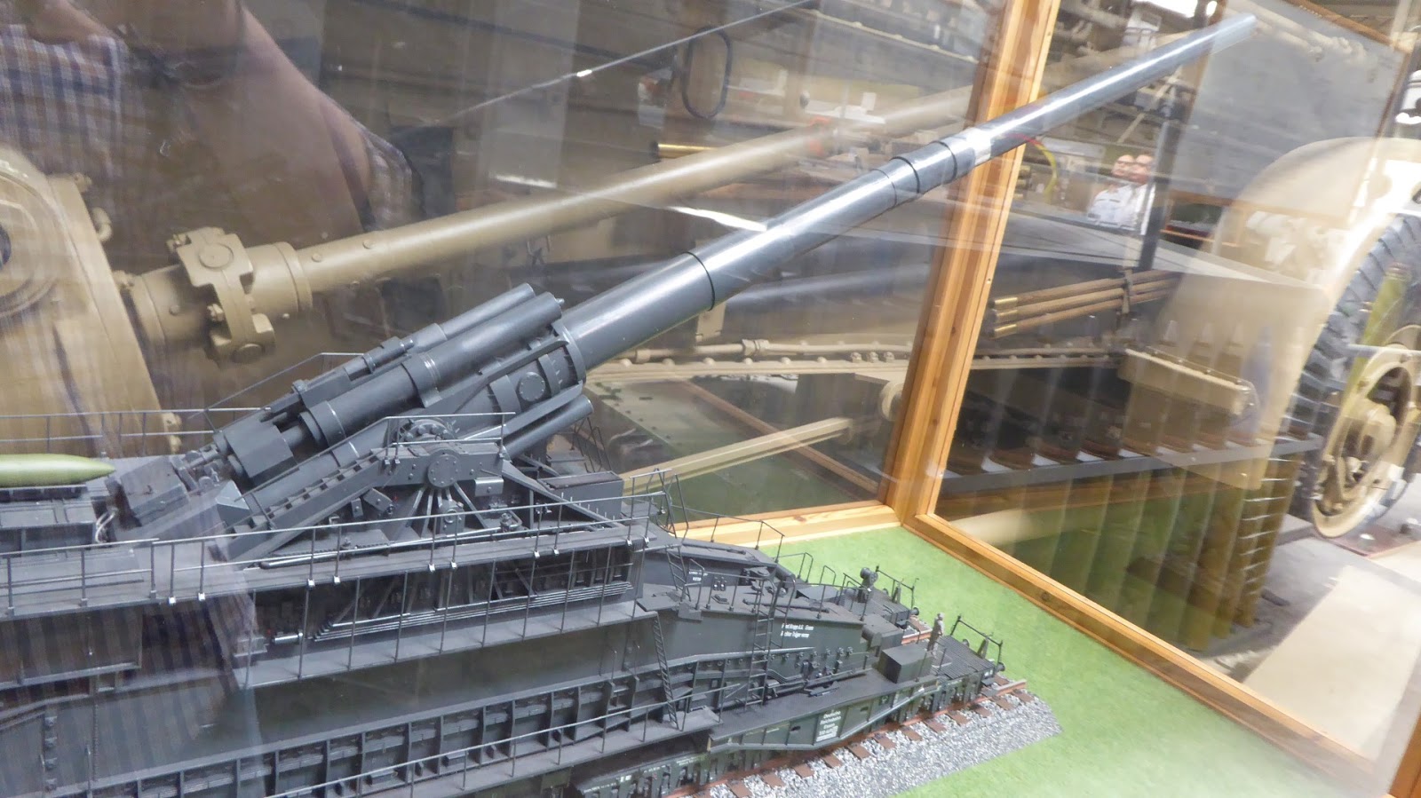 Toy soldiers and real battles: Schwerer Gustav : scale model from ...