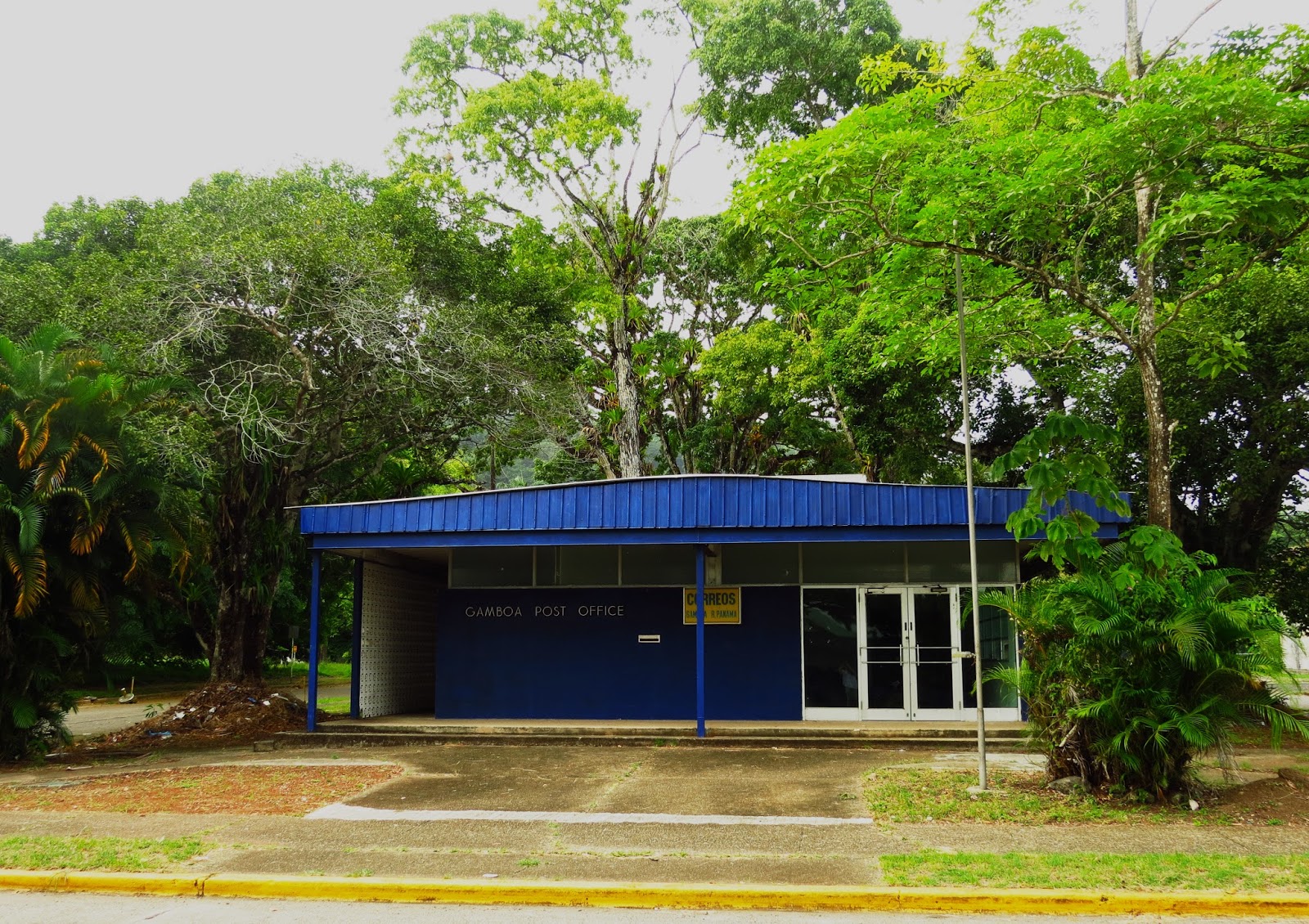 SpiegelEye: Wandering around the ghost town Gamboa