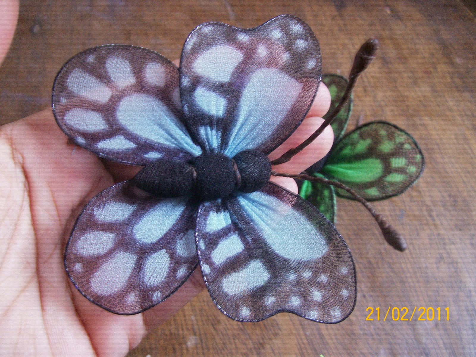 Tinas Creations: Nylon Stocking Butterflies