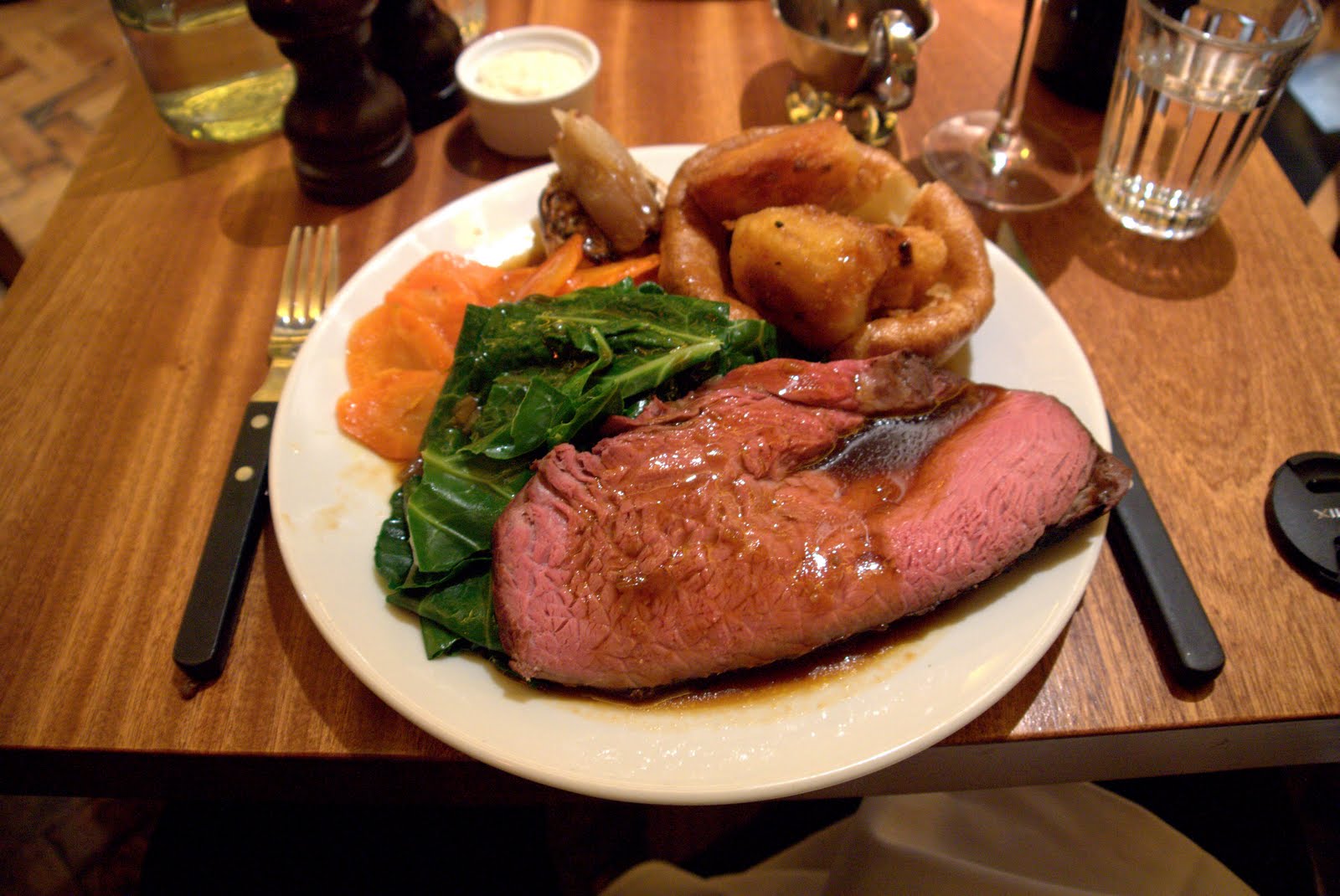 3 Square Miles a Day: Hawksmoor Sunday Lunch. Hawksmoor-some
