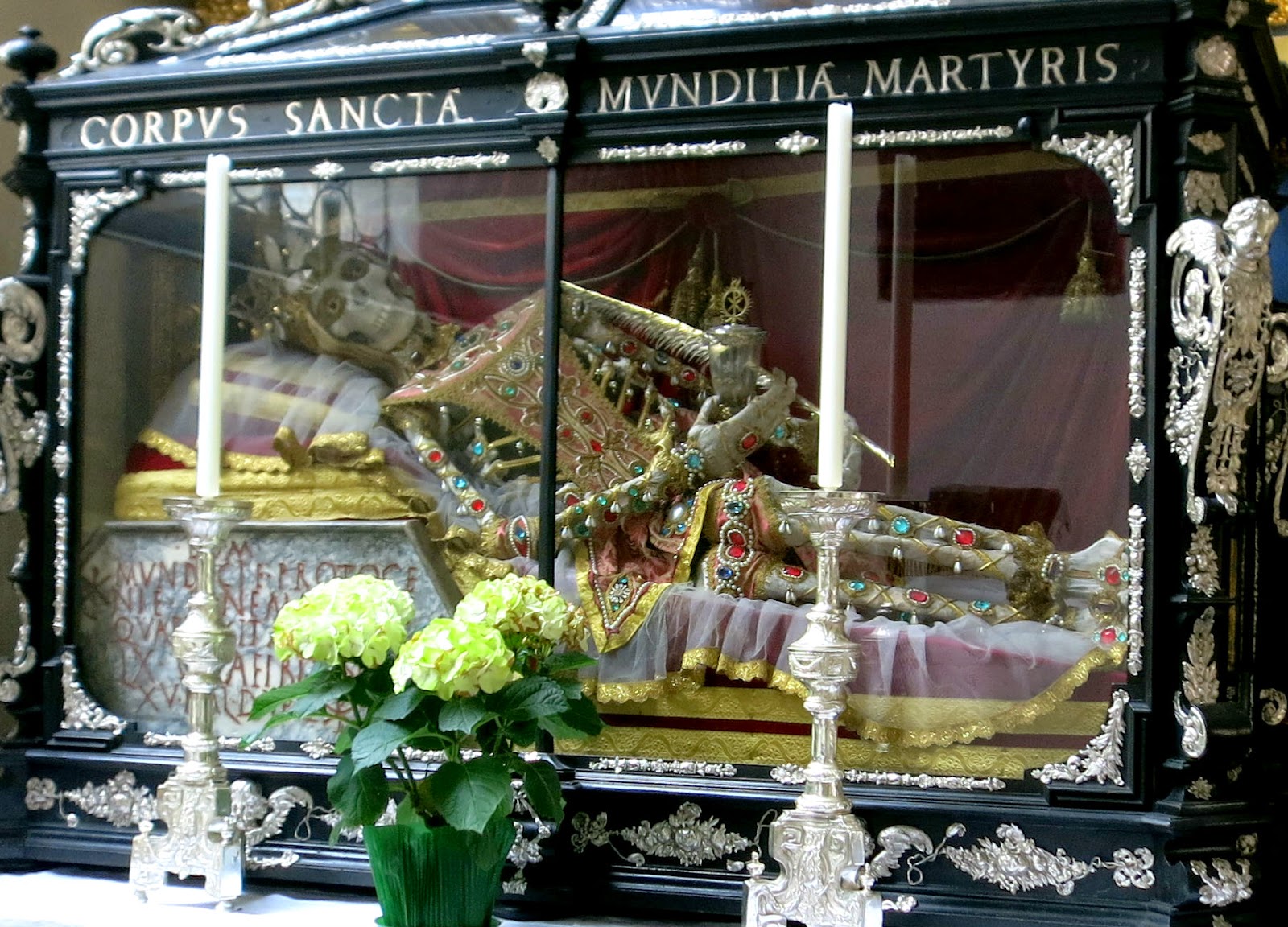 The Creaky Flâneur: Solemn shrines of Munich