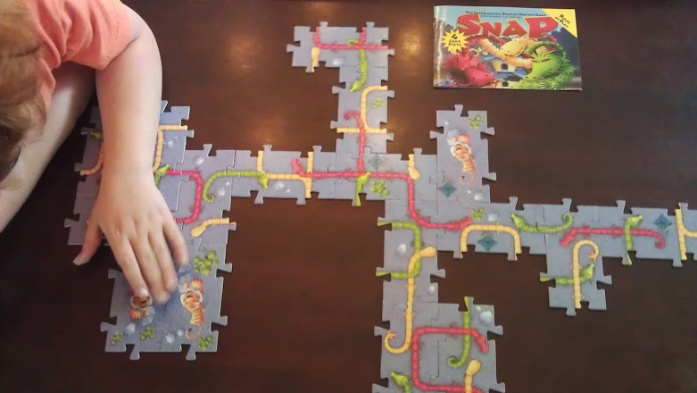 Minotaur Illusionist: Snap: The Interlocking Dragon Making Game