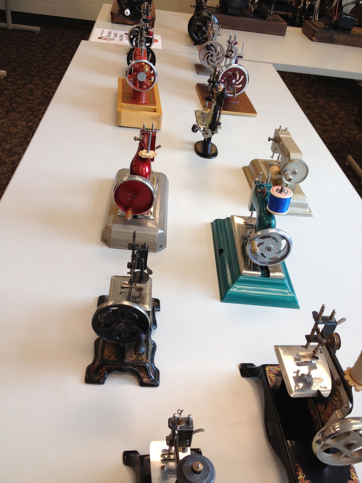 Pearl the Squirrel: Baby Sewing Machines