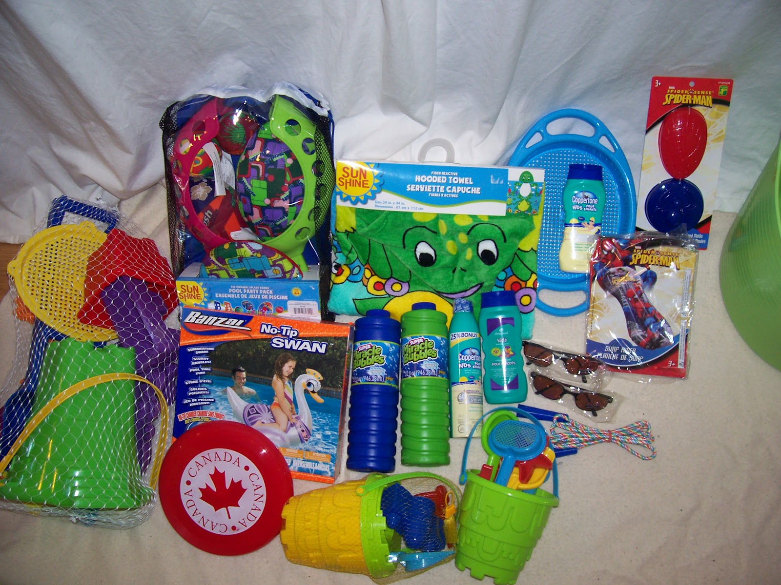 Glen Cairn Public School Parent's Council: Silent Auction Basket Action ...