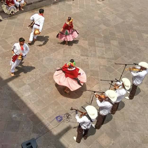 TRAJE TIPICO DE QUERETO,