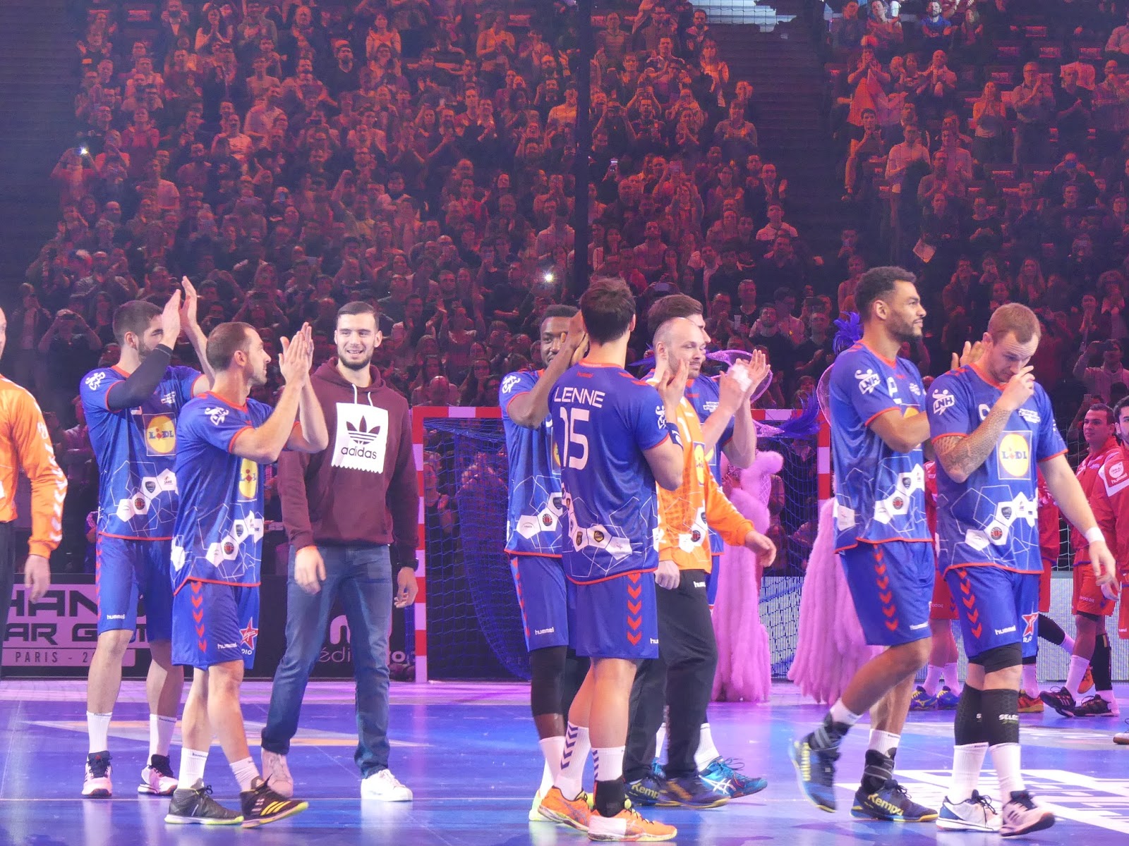 Hand Star Game du Hand, des stars et du show - DAME SKARLETTE