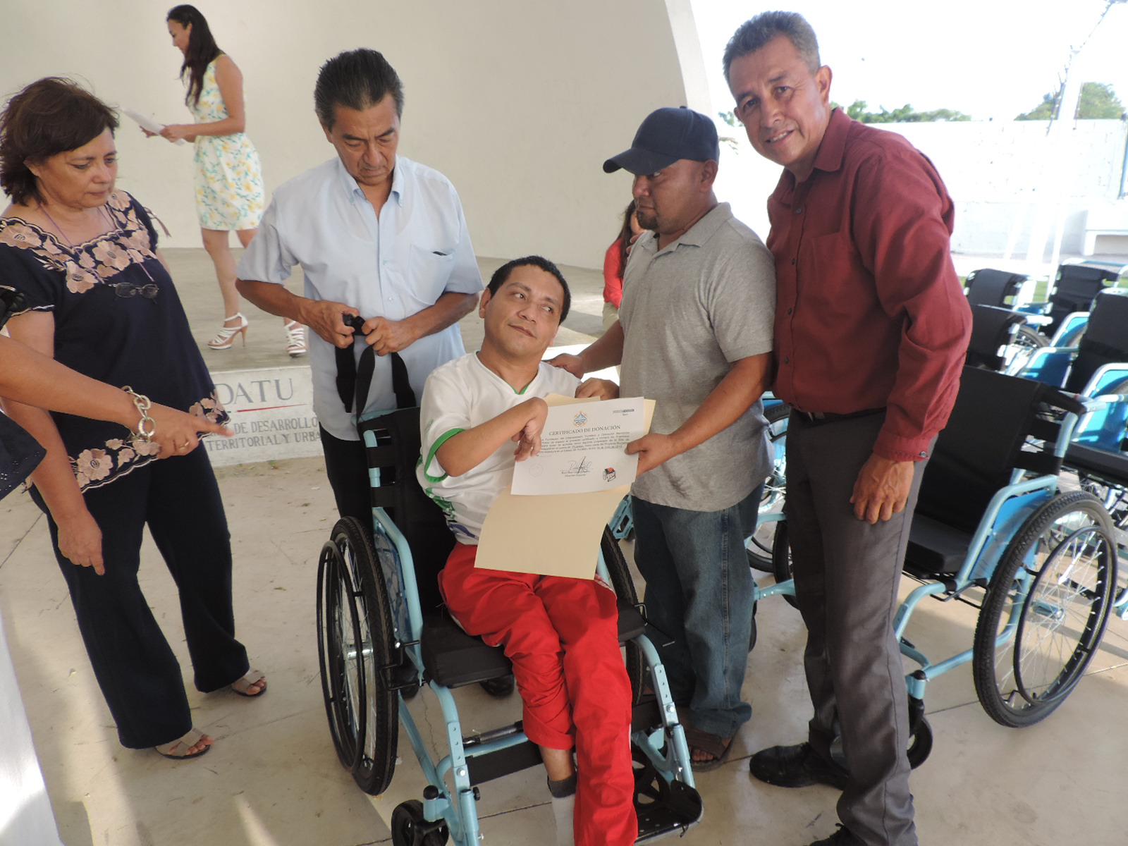 LO MEJOR DE PROGRESO: "RODADAS DE AMOR" ENTREGA SILLAS DE RUEDAS EN ...