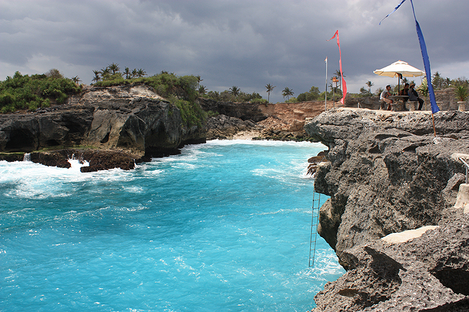 Lembongan island: Blue lagoon cliff jumping