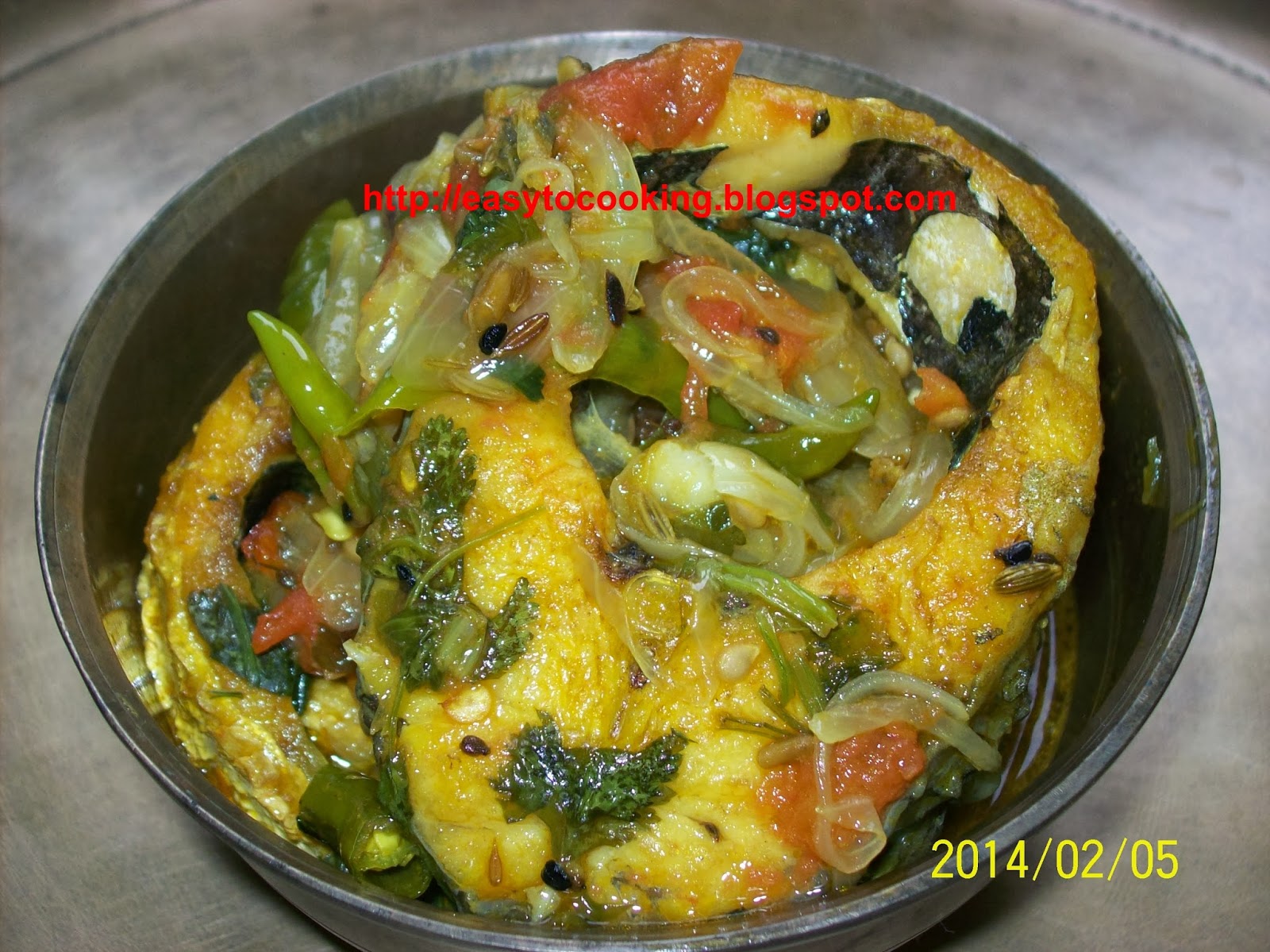 Easy Recipes For U: Rui macher simple curry/Rahu fish's simple curry