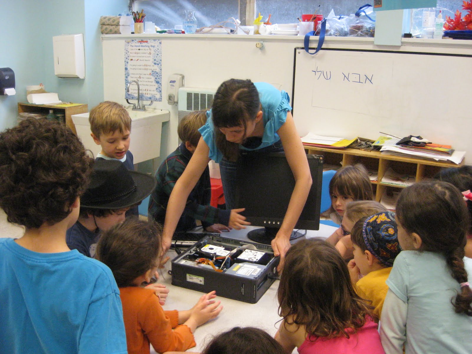 Mrs. Lyons's Kindergarten Blog: Computers 101