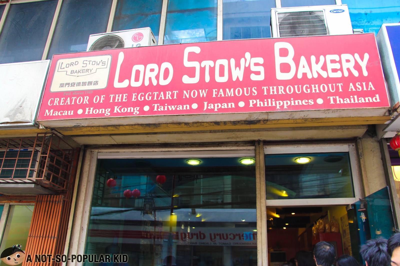 Egg Tart Desserts in Binondo by Lord Stow's Bakery - A Not-So-Popular ...