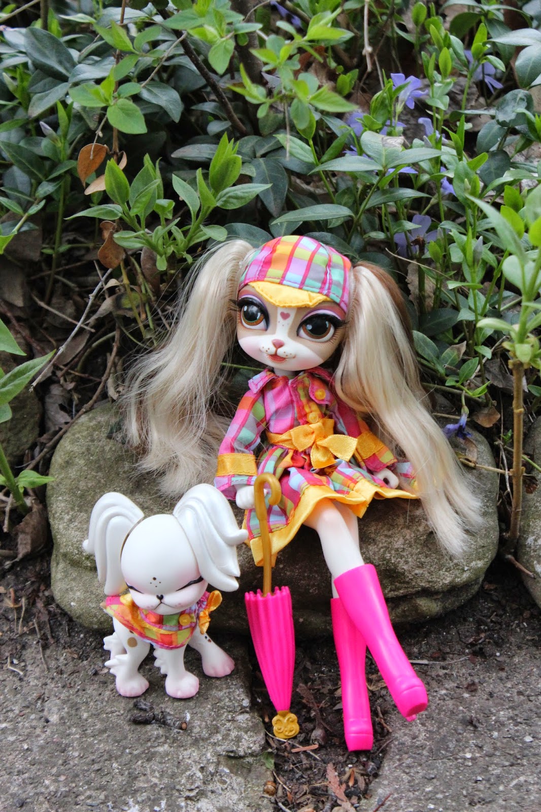 PLANET OF THE DOLLS: Doll-A-Day 112: Review of Pinkie Cooper:Pinkie in ...