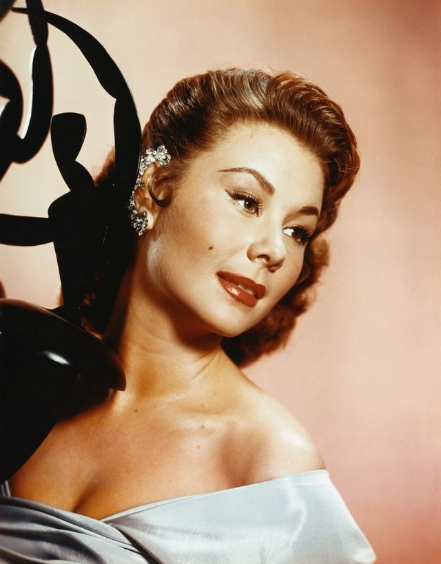 40 Fascinating Color Photographs of a Young Mitzi Gaynor in the 1950s ...