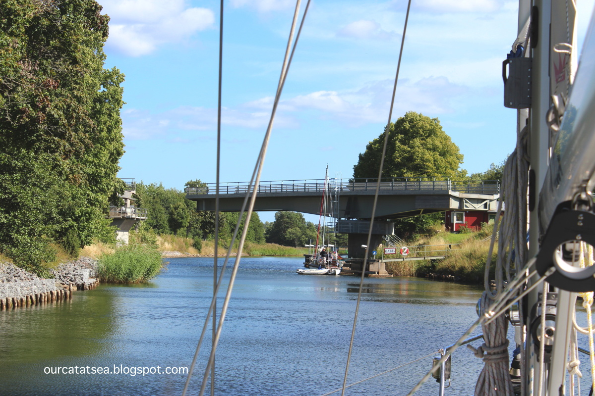 Our Cat at Sea: Channeling (in Väddö kanal)