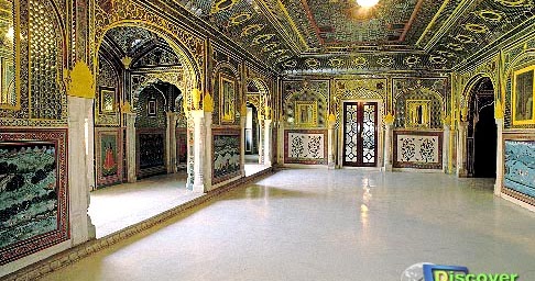 Discover Pakistan: Sheesh Mahal (Lahore Fort)