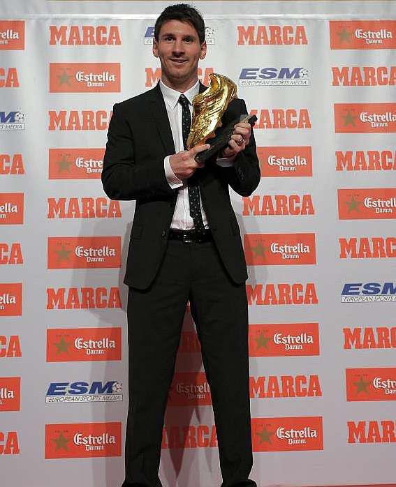 FOTO BLOG CULÉ: LEO MESSI ELEGANTE PARA COGER EL PREMIO