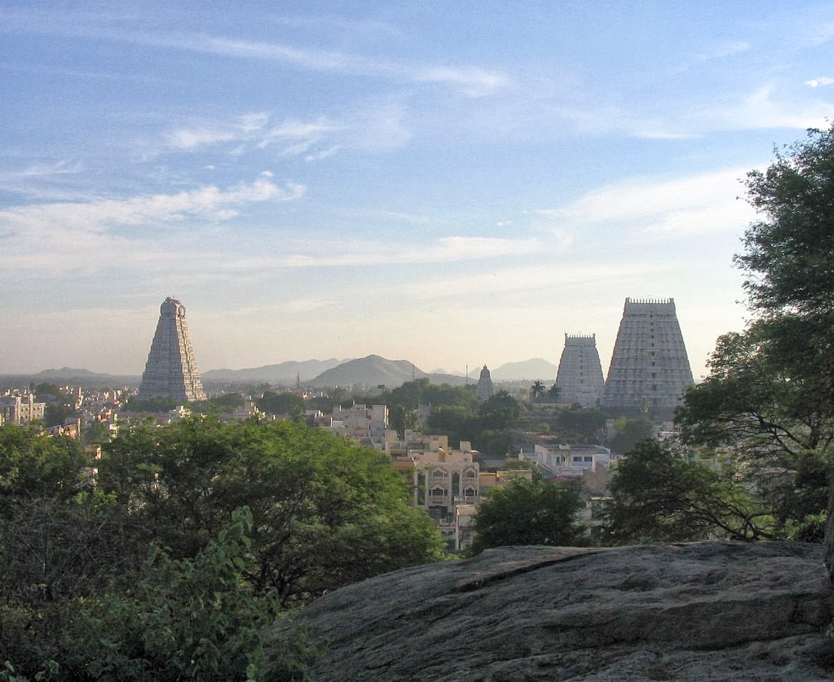 Aarti at Pavala Kundru - ARUNACHALA GRACE
