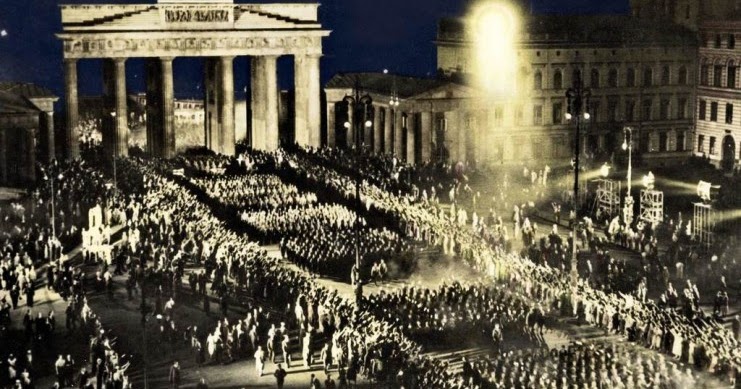 Tilbage til fortiden: Adolf Hitler udnævnes til rigskansler