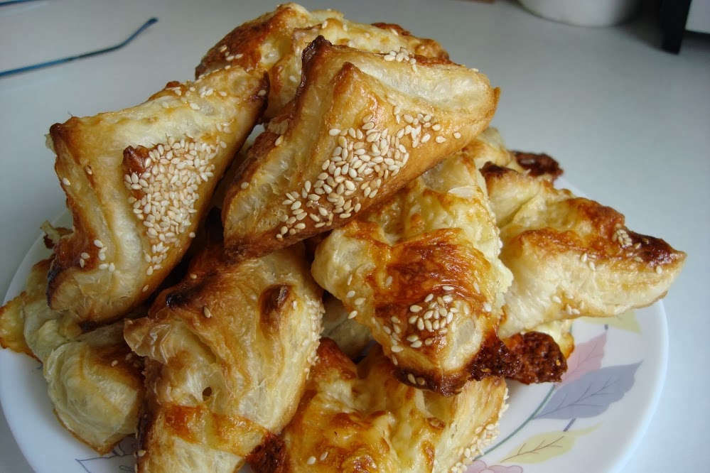 Retete culinare pentru voi: Pateuri cu cascaval