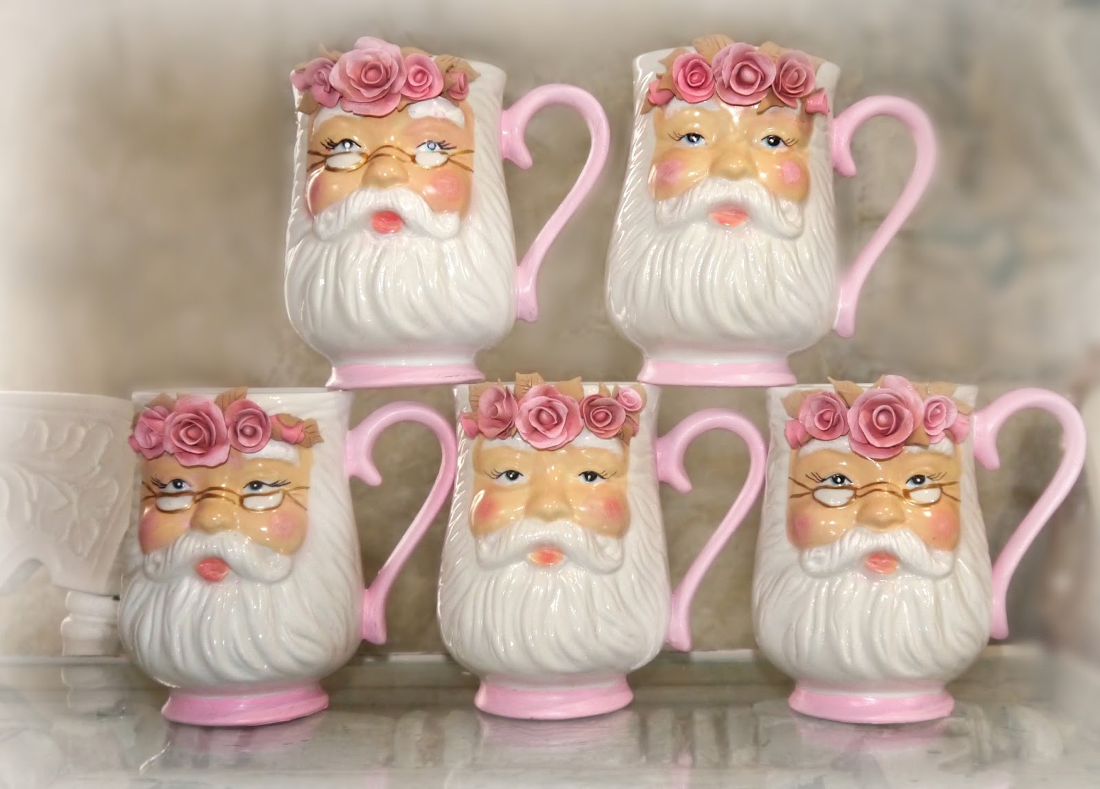 Suzy Homefaker: Pink Santa Mugs Shabby Chic Christmas