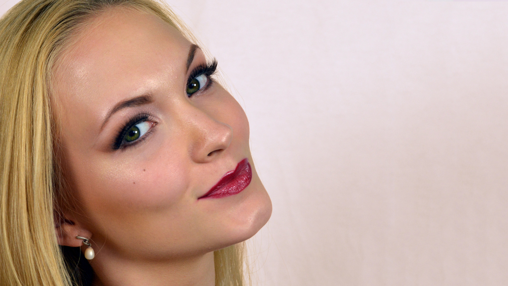 The Airbrush Makeup Guru: Airbase Airbrush Makeup: Review and Video ...