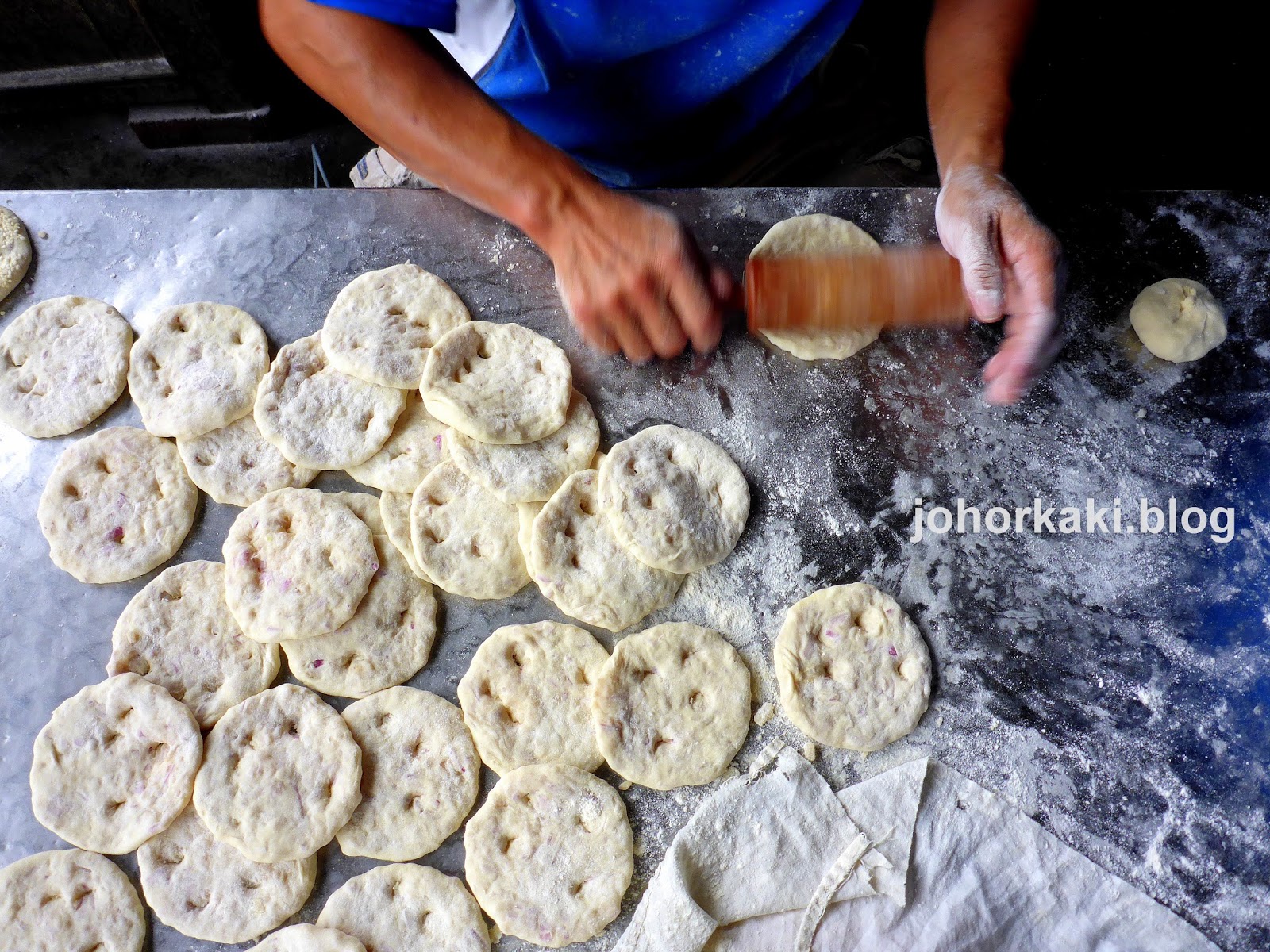 So Happy to be able to Taste Traditional Fuzhou Kompia in Skudai Johor ...
