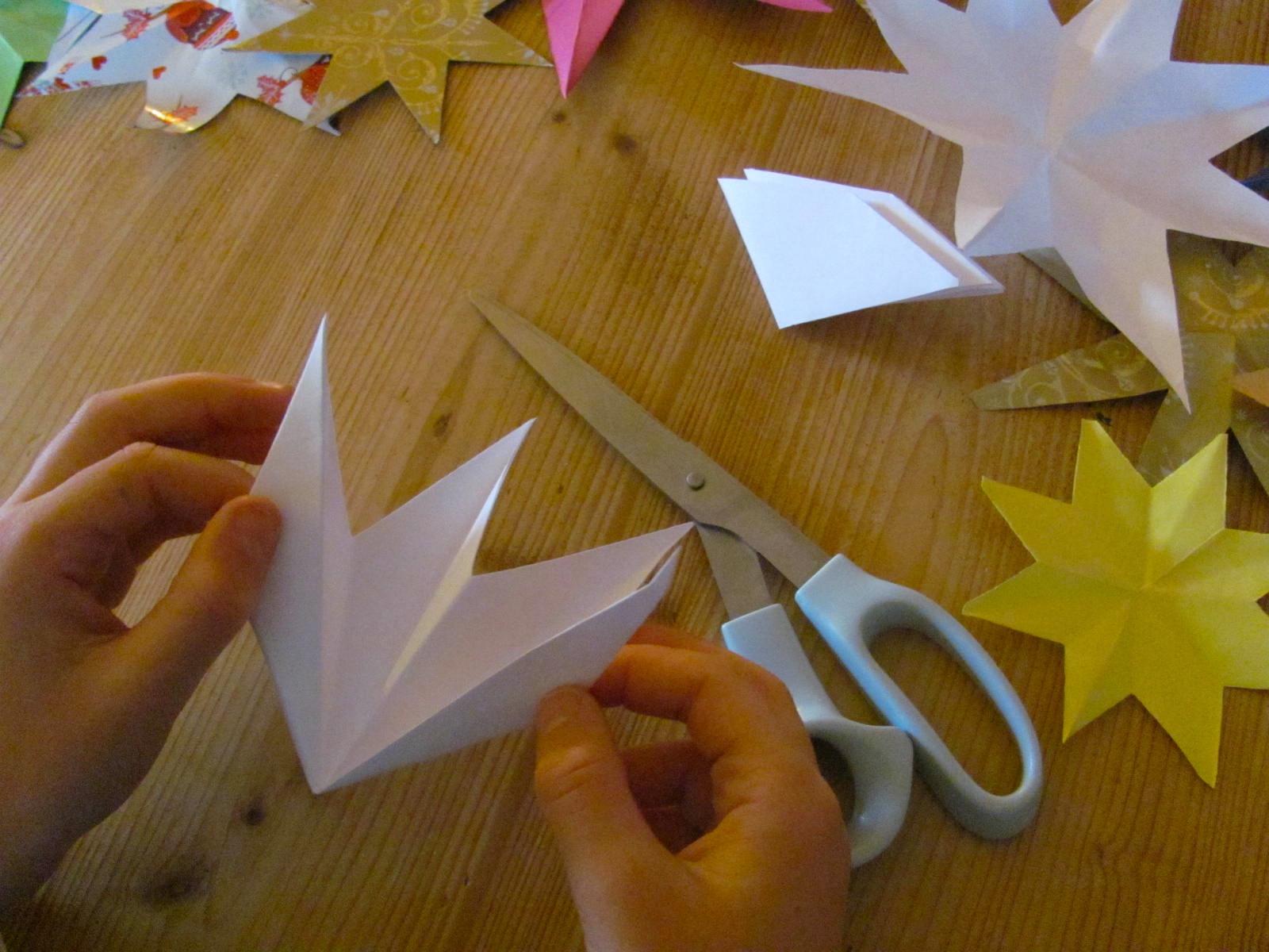 Jumble Tree: Simple paper stars