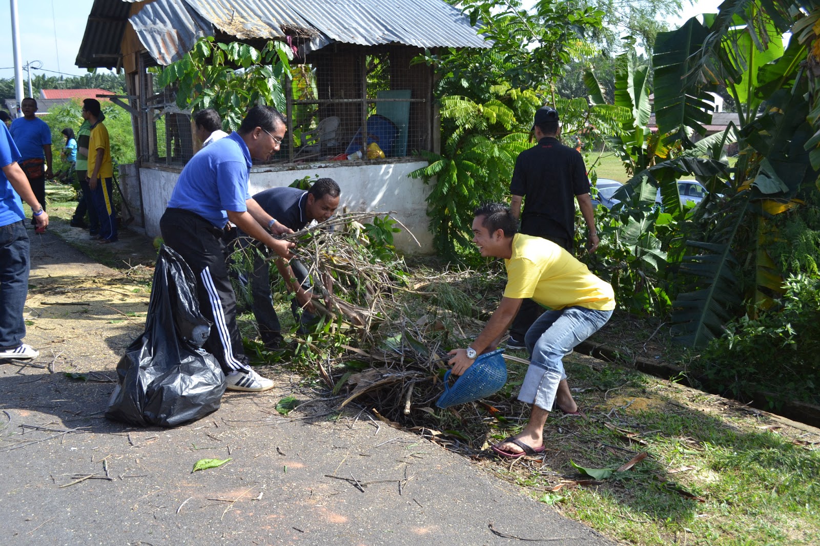Bergotong Royong Contoh Aktiviti Gotong Royong Di Kawasan Perumahan - Riset Bergotong Royong Contoh Aktiviti Gotong Royong Di Kawasan Perumahan - Riset