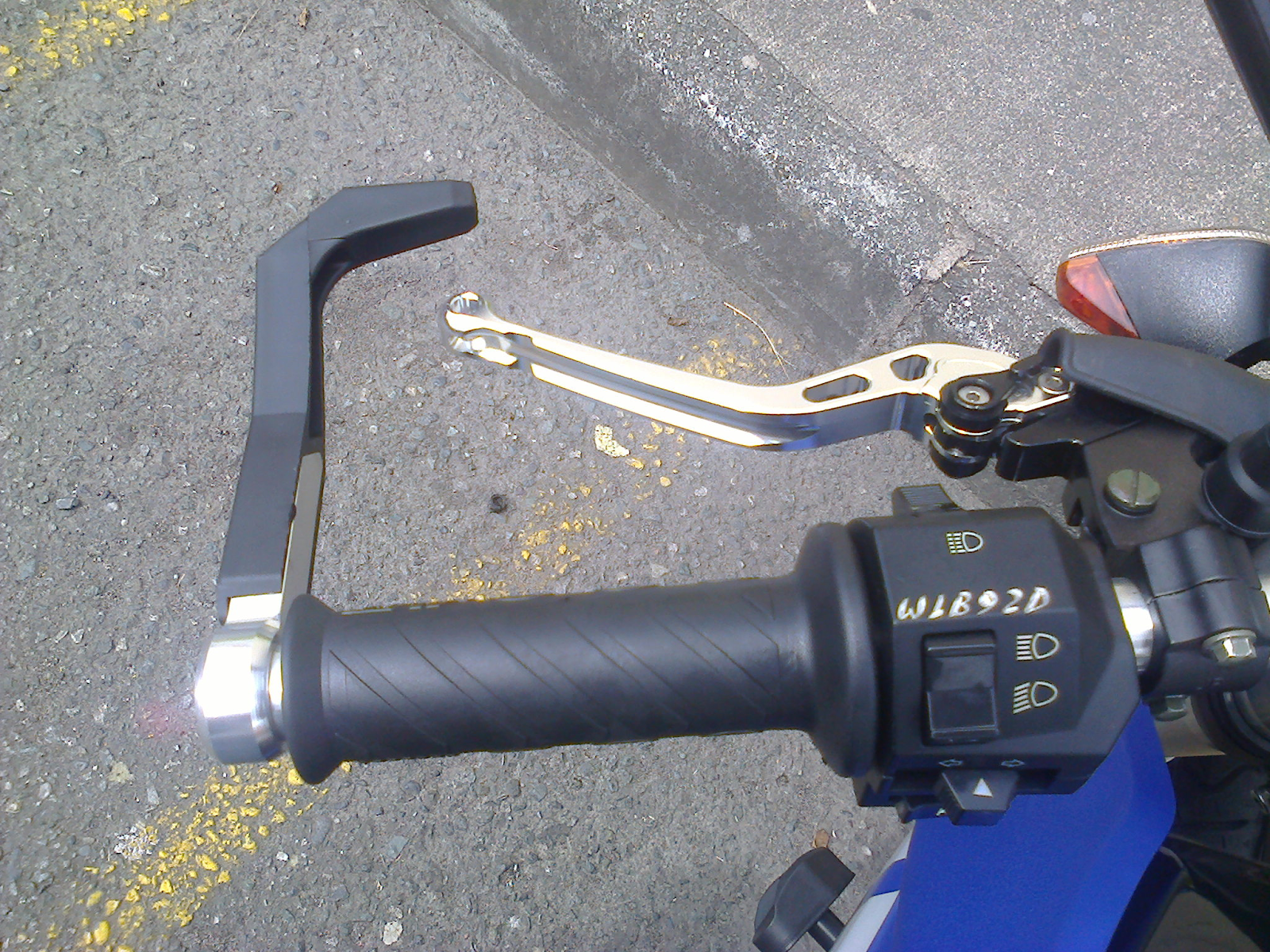 VIAJANDO EN MOTO: TTX 180 de AKT