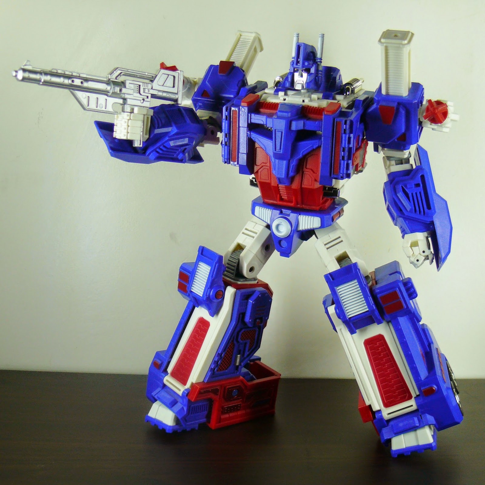 Blog Transformers.com: 1095: KFC E.A.V.I Citizen Stack (2nd run) (Ultra ...