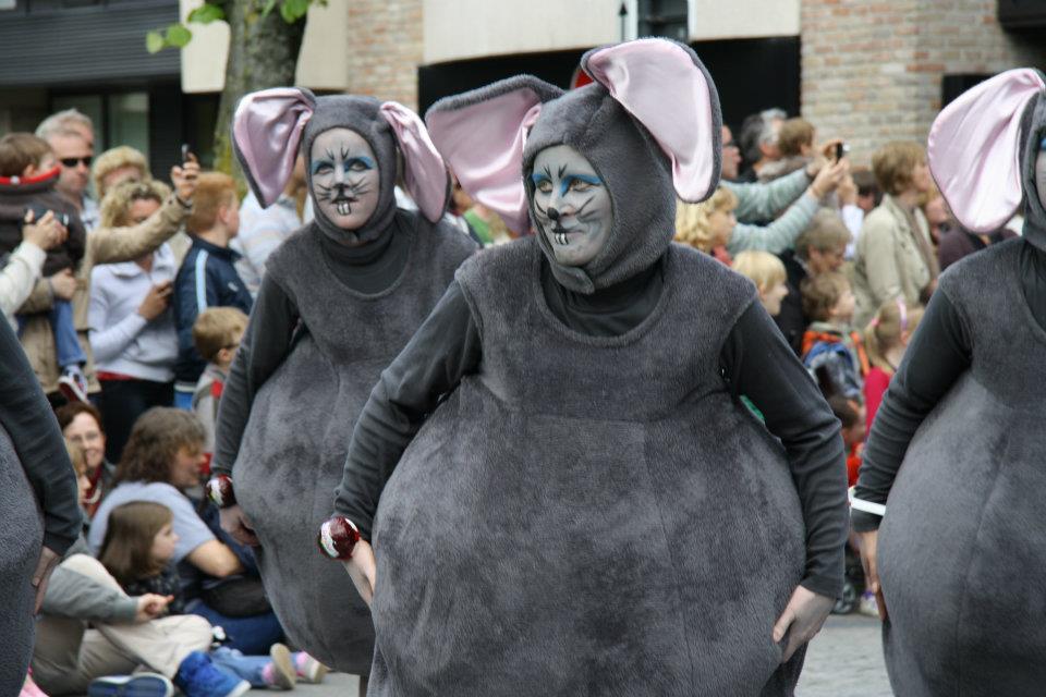 Meisjes: Muizenstoet/ Kattenstoet