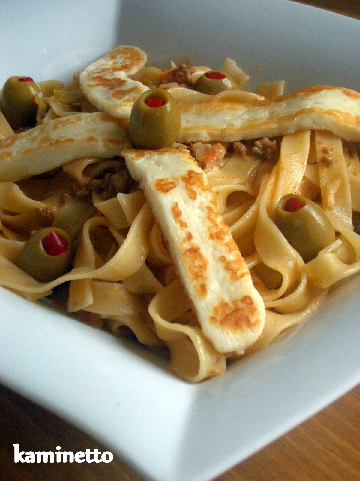 Kremalı Hellim Peynirli Bolonez Fettuccine ~ İstikrarlı Yemek Tarifleri