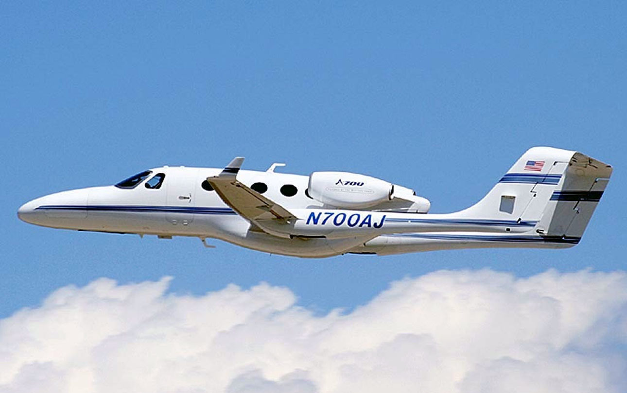 nhungdoicanh: Adam A700 Adamjet