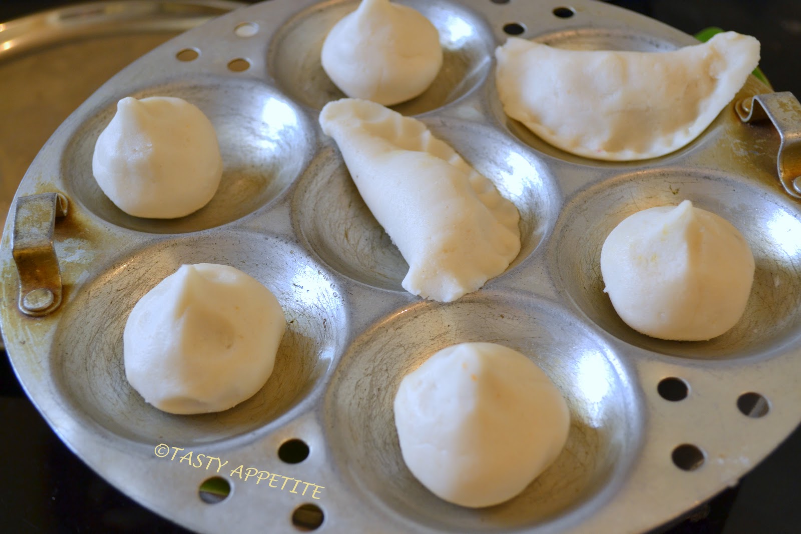 Mothagam / Modakam ( Sweet Kozhukattai recipe ) / Ganesh Chaturthi Recipes: