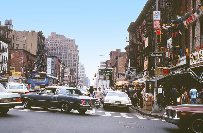 46 Amazing Color Photographs That Capture Street Scenes of New York ...