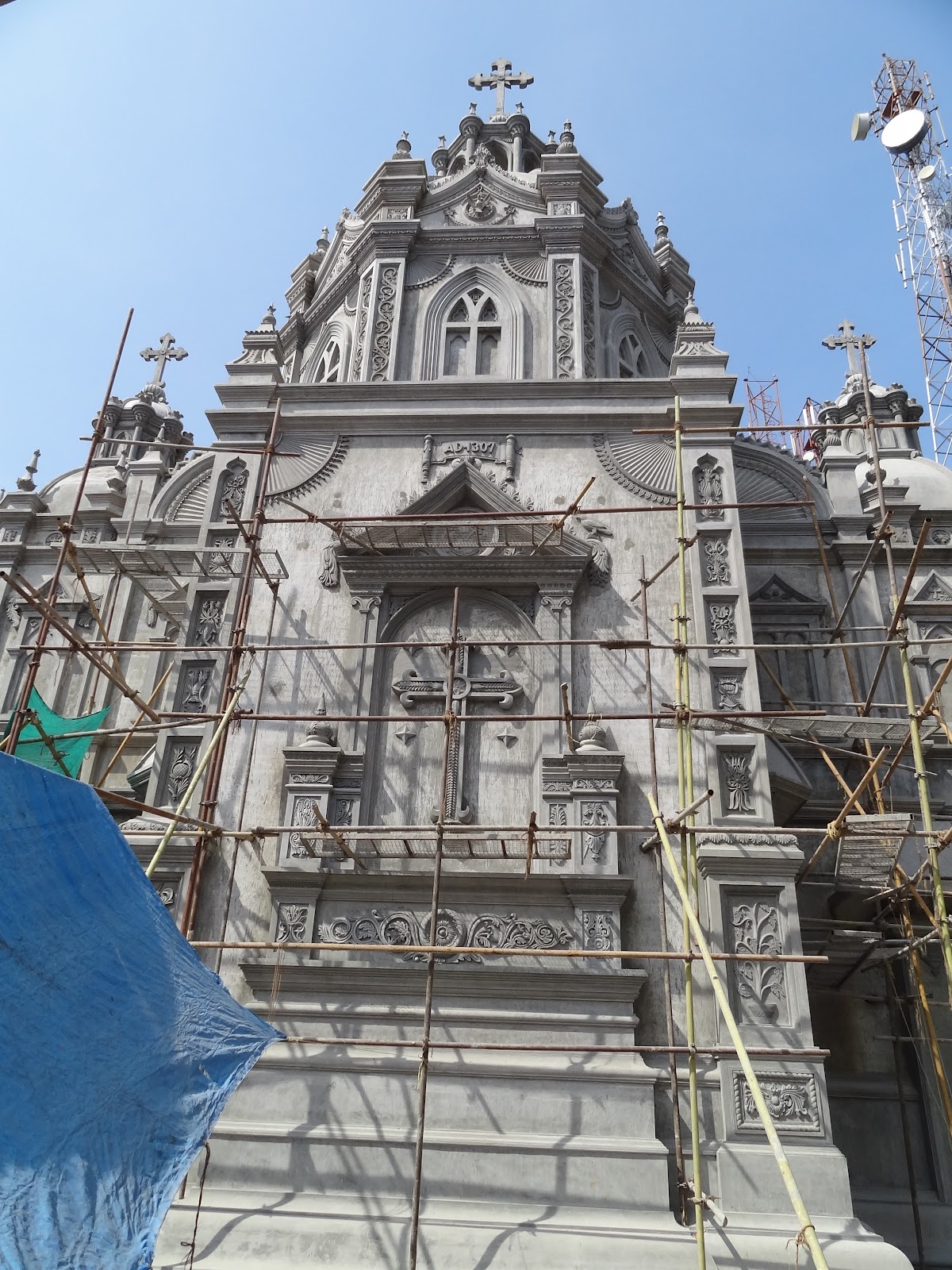 MANTHALIR CATHEDRAL: INTERIOR ART WORKS