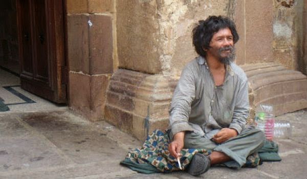 El Rincón del Anacoreta: UN POBRE CON NOMBRE Y APELLIDOS