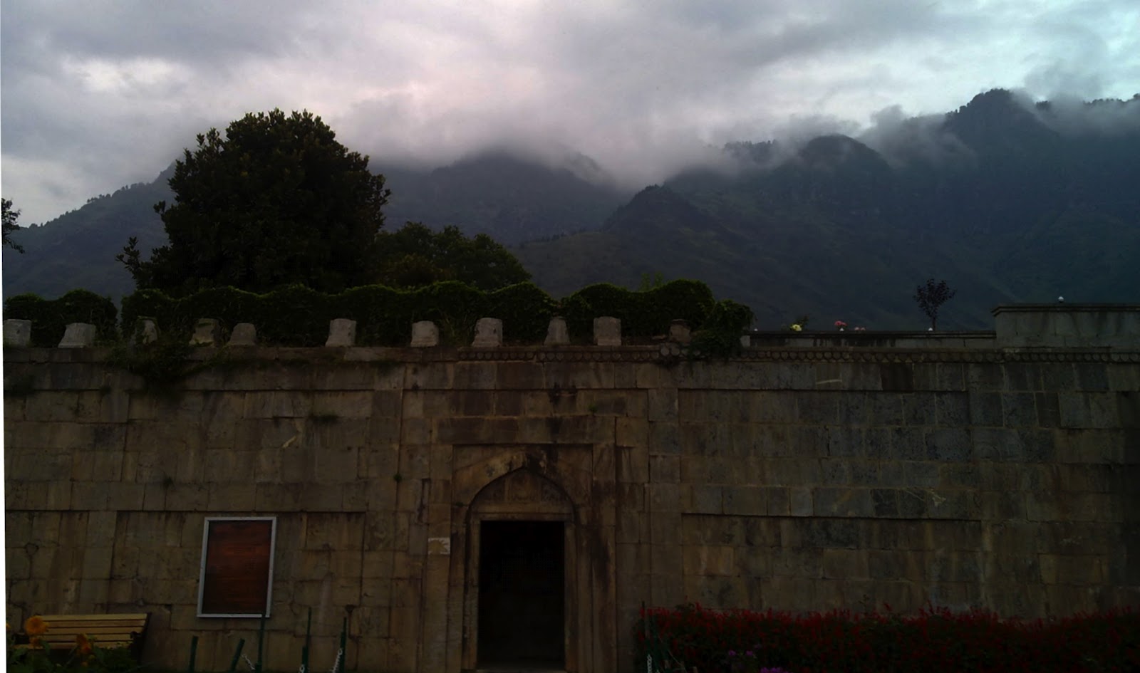 Exploring Srinagar: Nishat Bagh - Glimpse of a mughal era garden