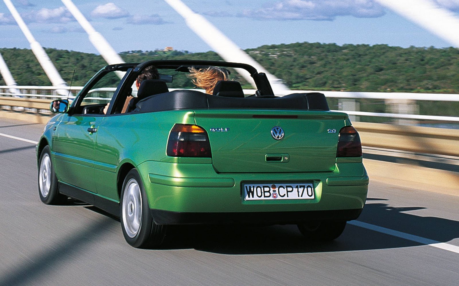 VW Golf Cabriolet comemora 40 anos de lançamento